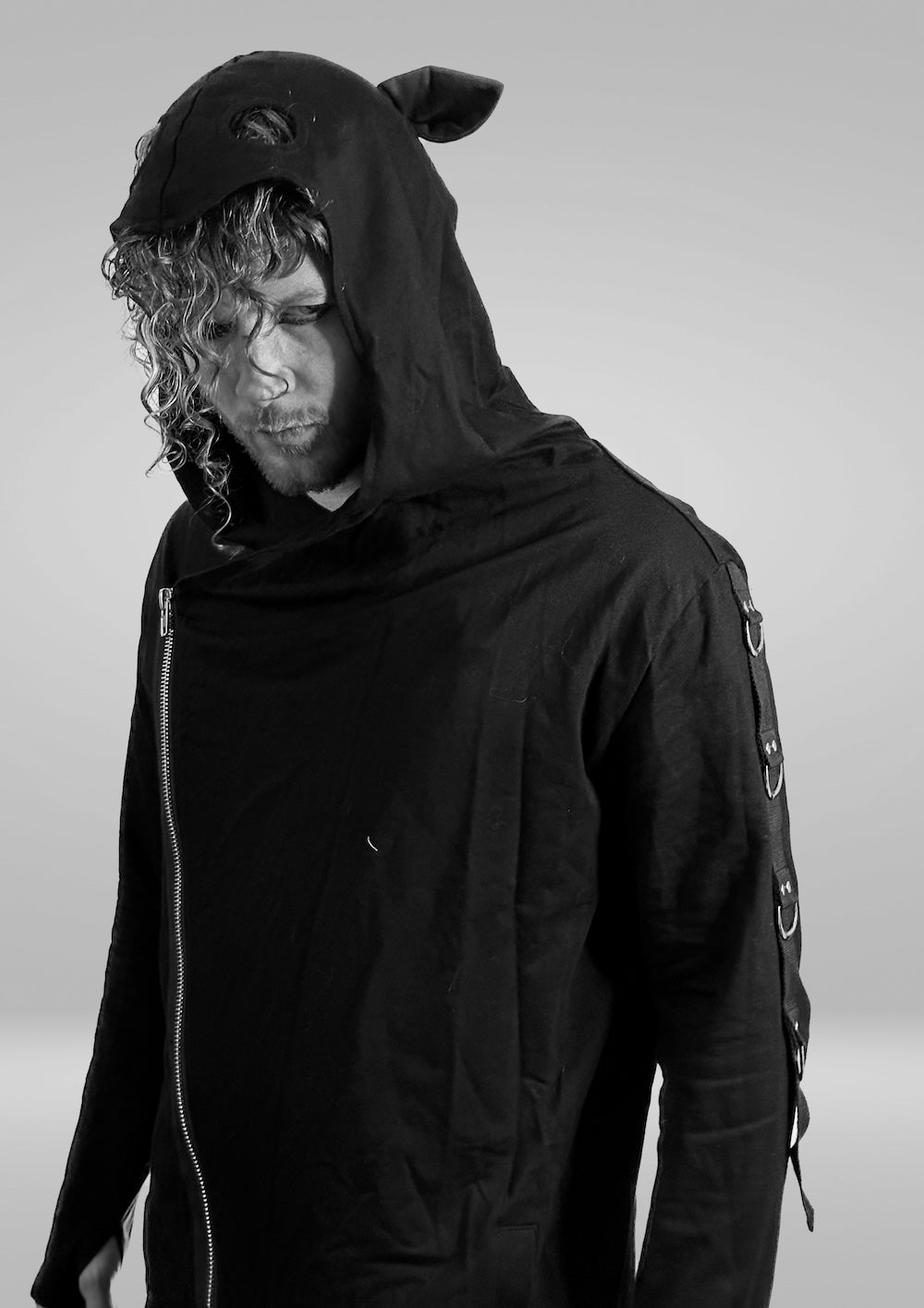 CORPSE HOUND Cloaks – Crywolf